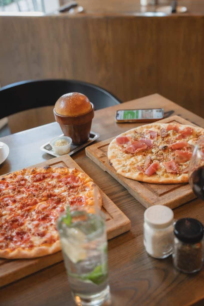 The best happy hour & dinner in Camana Bay | Bite Club Cayman